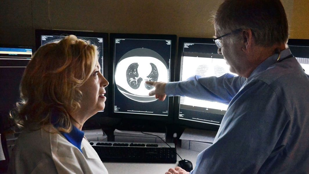 13 early signs that may indicate lung cancer