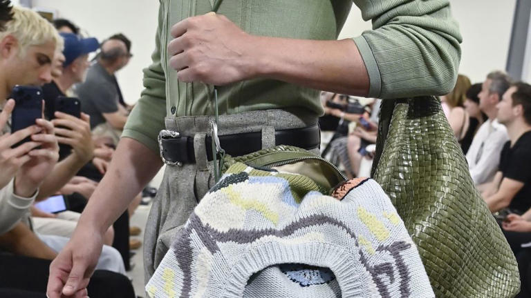 Brooches, pins and feather boas: Next summer, men will be delightfully ...
