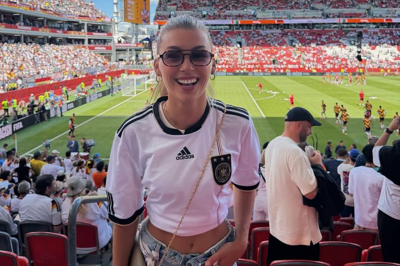Premier League manager dating gorgeous blonde TV soap star as they go ...