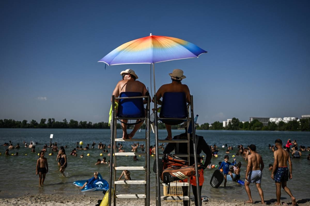 Heat waves threaten health of both young and old