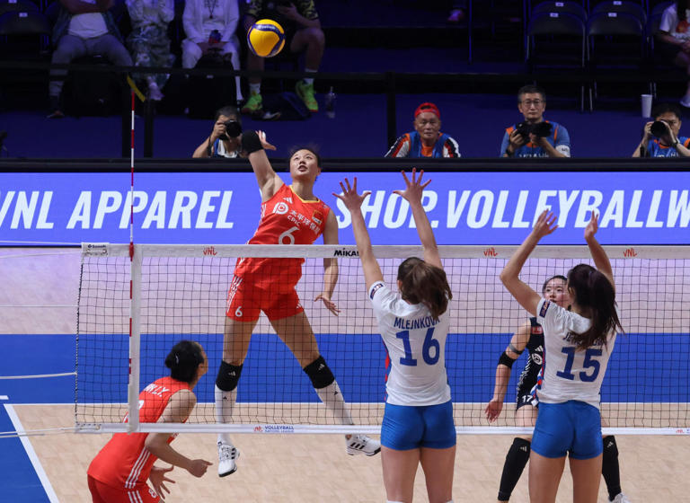 China’s volleyball star Gong Xiangyu shines despite losing against ...