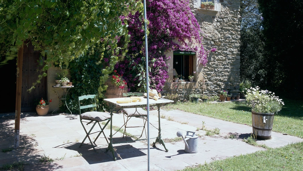 9 affordable ideas for a resort-style patio
