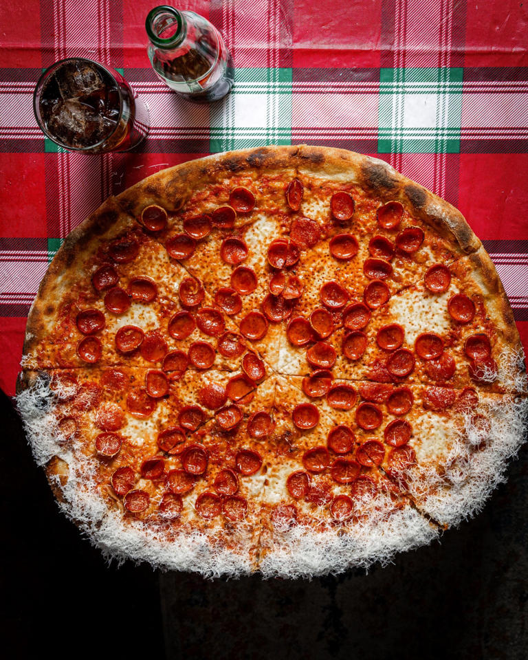 Amelia Street Pizza Co. brings New York-style pies to Hazel Park
