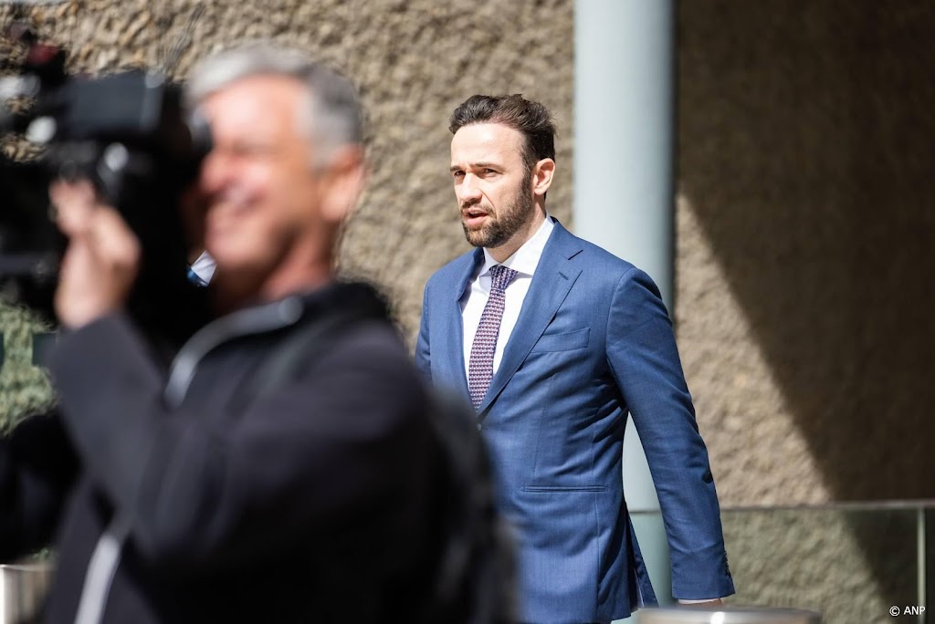 Erkens voert regels wolf voor de zomer in, desnoods zonder debat
