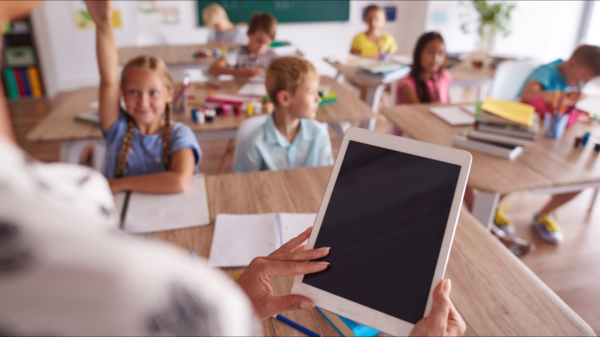 LA public schools now banning and restricting screen time in classroom