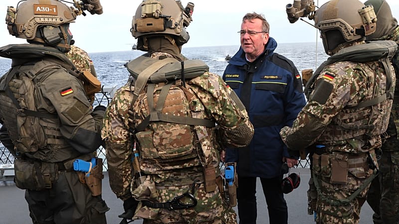 2 billion down the drain? German defence minister cancels world's ...