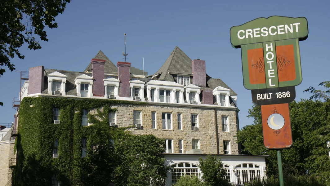 10 haunted places across America
