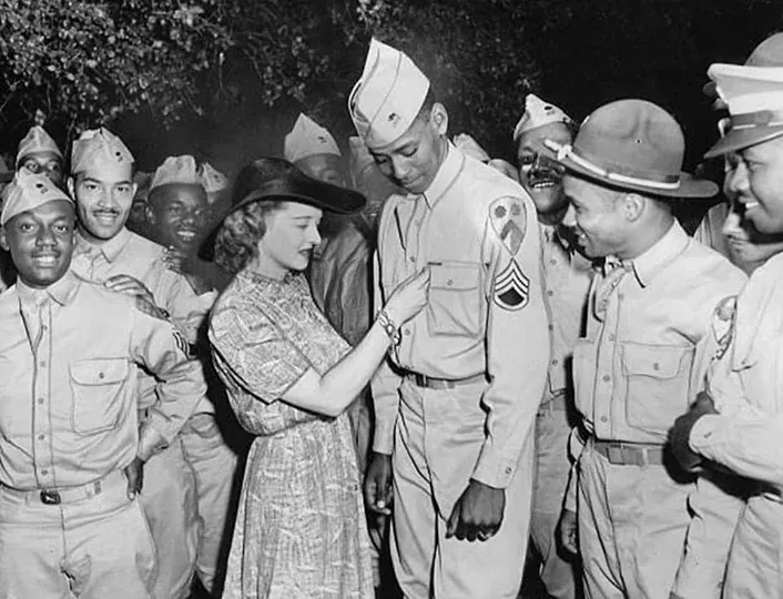 30+ images that bring the 1940s back to life