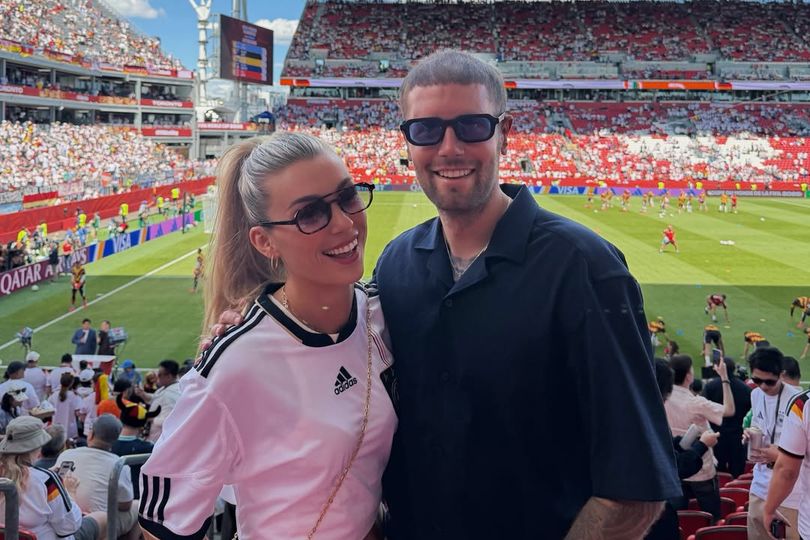 Premier League manager dating gorgeous blonde TV soap star as they go ...