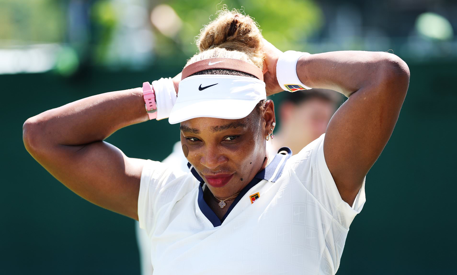 Play stopped at sweltering Wimbledon qualifying! Line call system fails ...