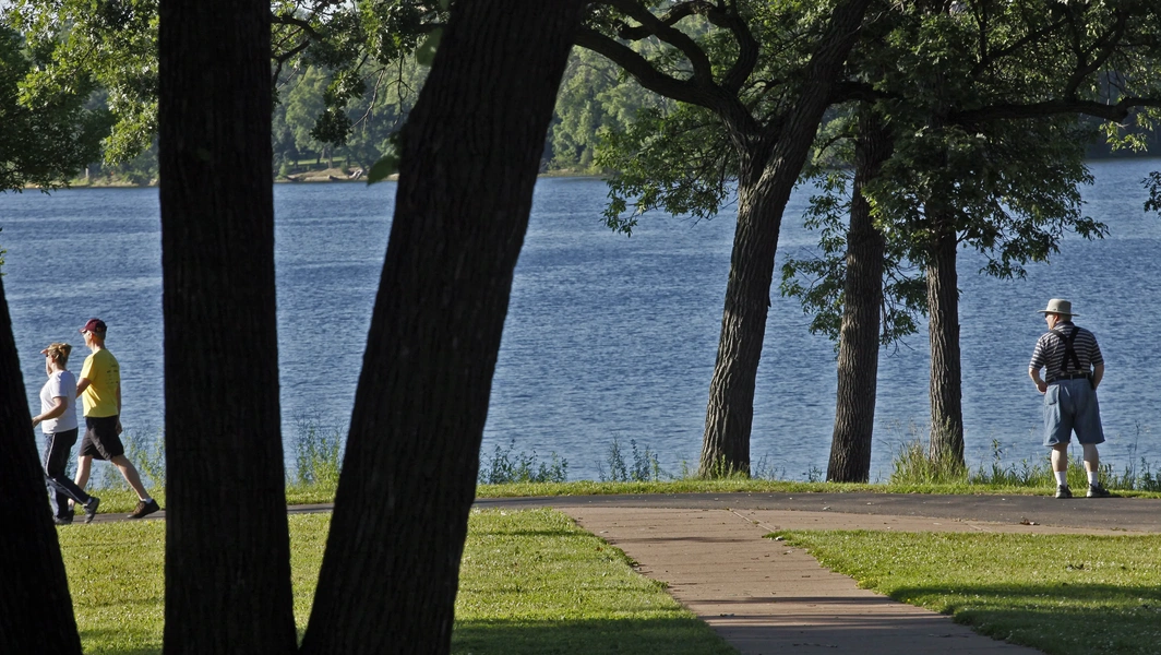 19 lakeside towns ideal for retirement