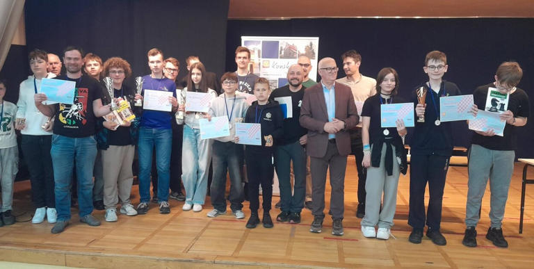 Dawid Ostojski i Maja Jedlikowska wygrywają Mistrzostwa Końskich w szachach