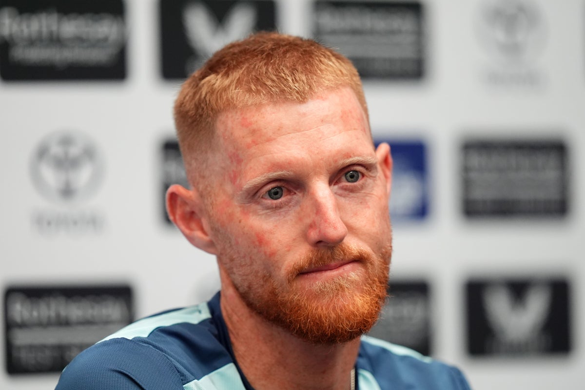 Stokes apologises to England team-mates before test return