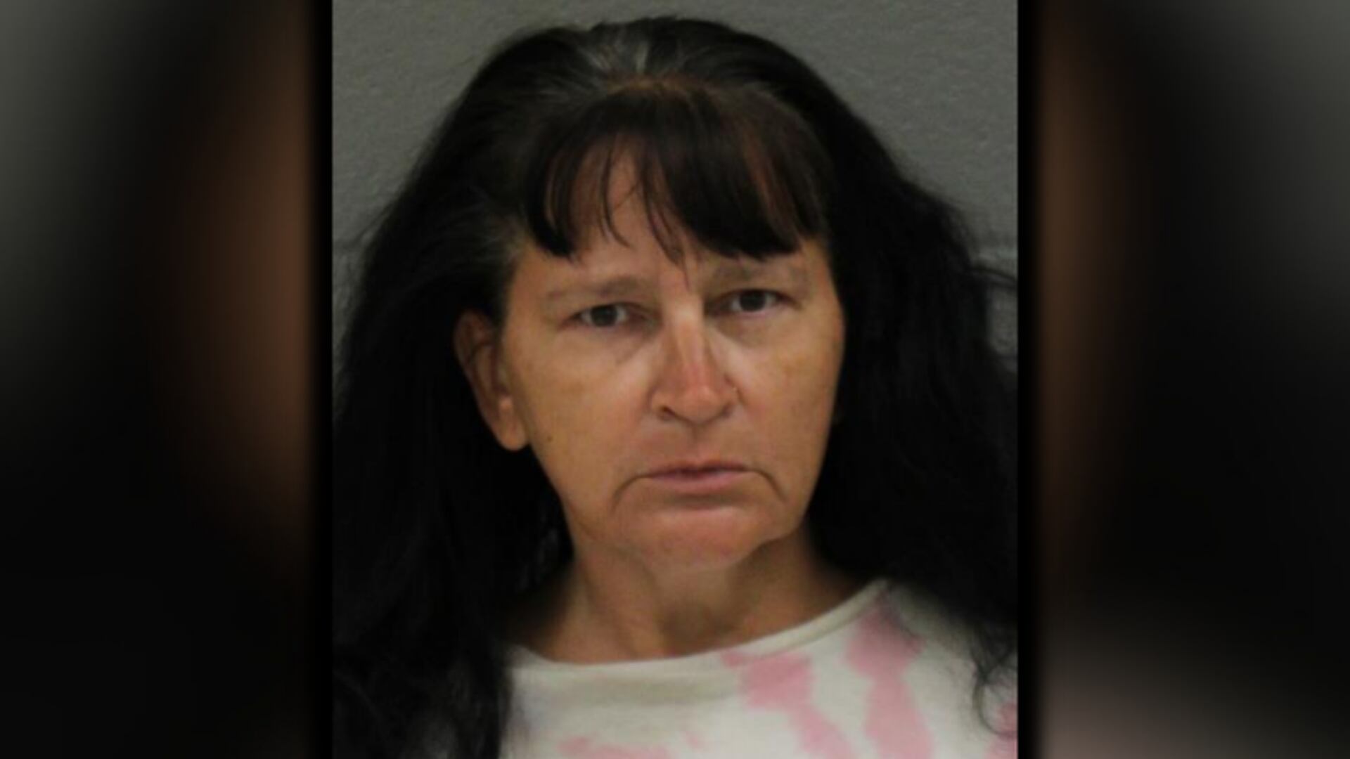 Woman stabbed with scissors outside Charlotte strip mall, documents say