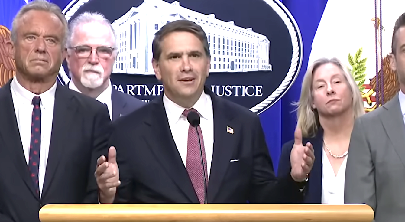Reporter schools Todd Blanche on what questions can be asked at press ...