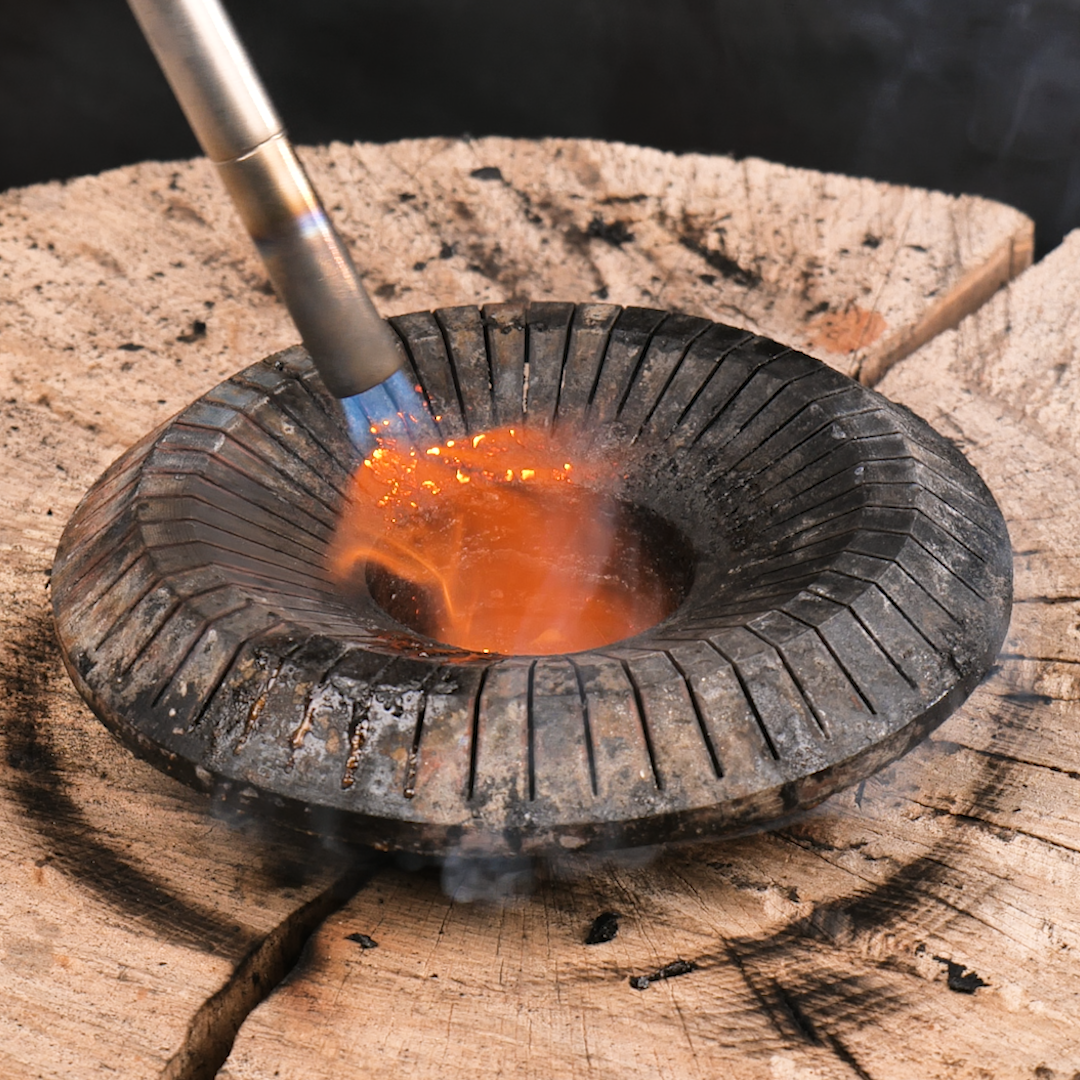 Old and rusty cast iron stove restoration!