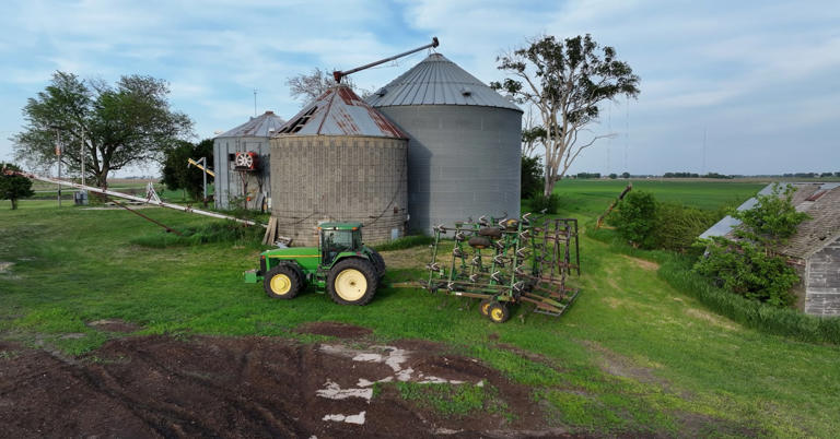 Democrats see midterm hope in reliably red Iowa as Trump approval ...