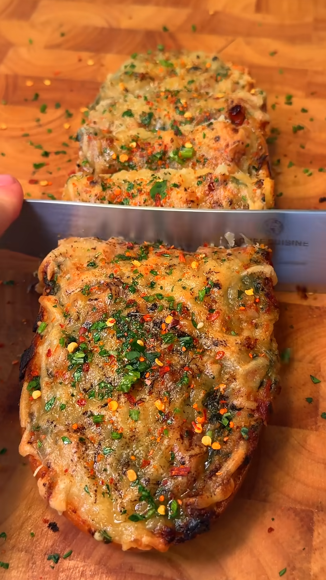 Is this the ultimate crispy dairy free garlic bread?