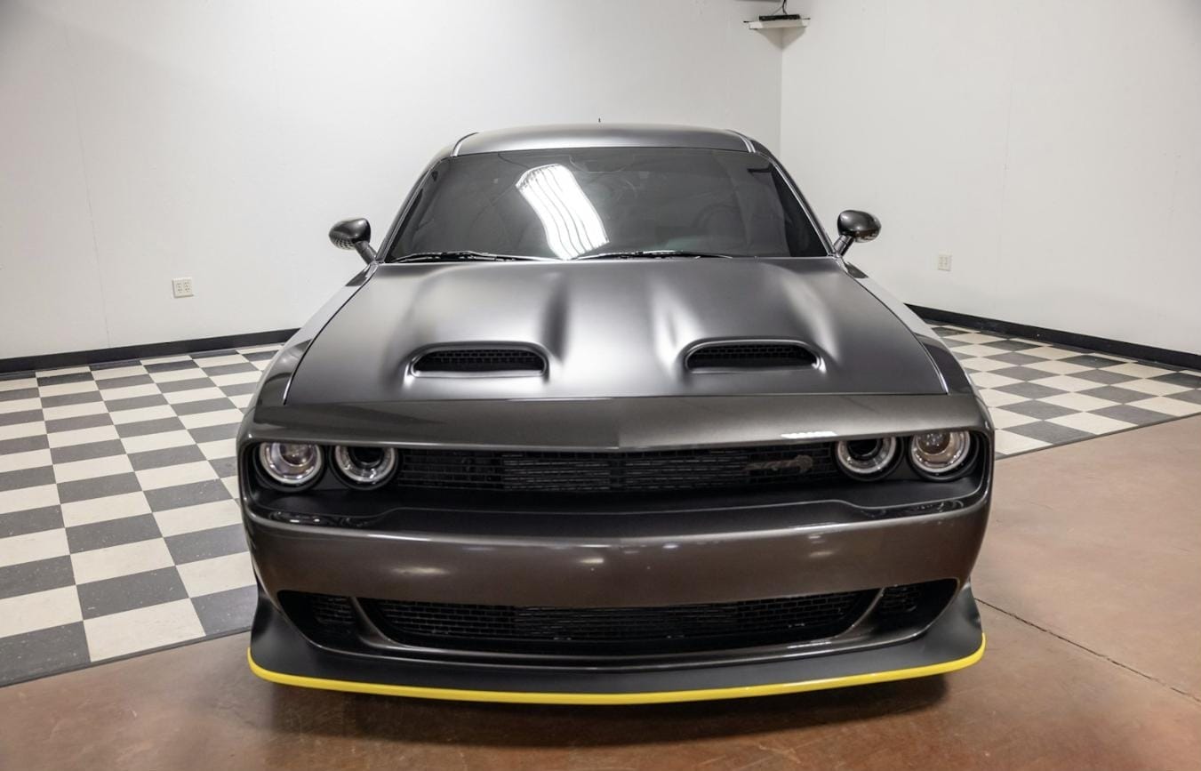Just 326 miles: This 'last call' 2023 Dodge Challenger Hellcat ...