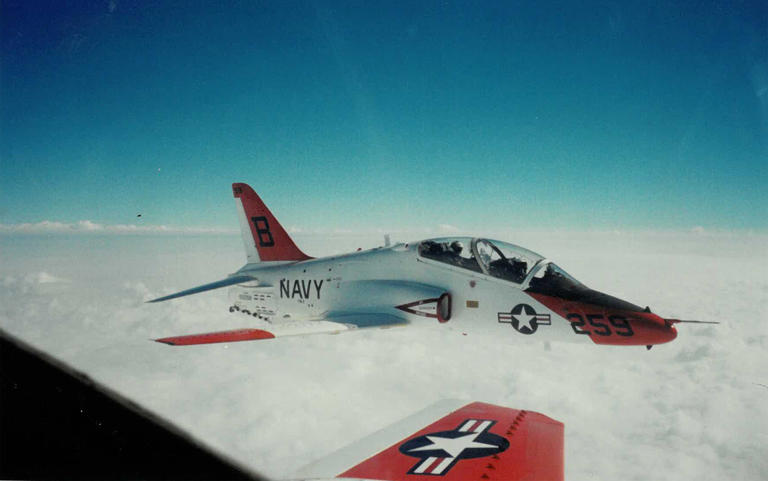 A marine who flew the F/A-18, F-16, F-22, and F-35 says one jet stood apart