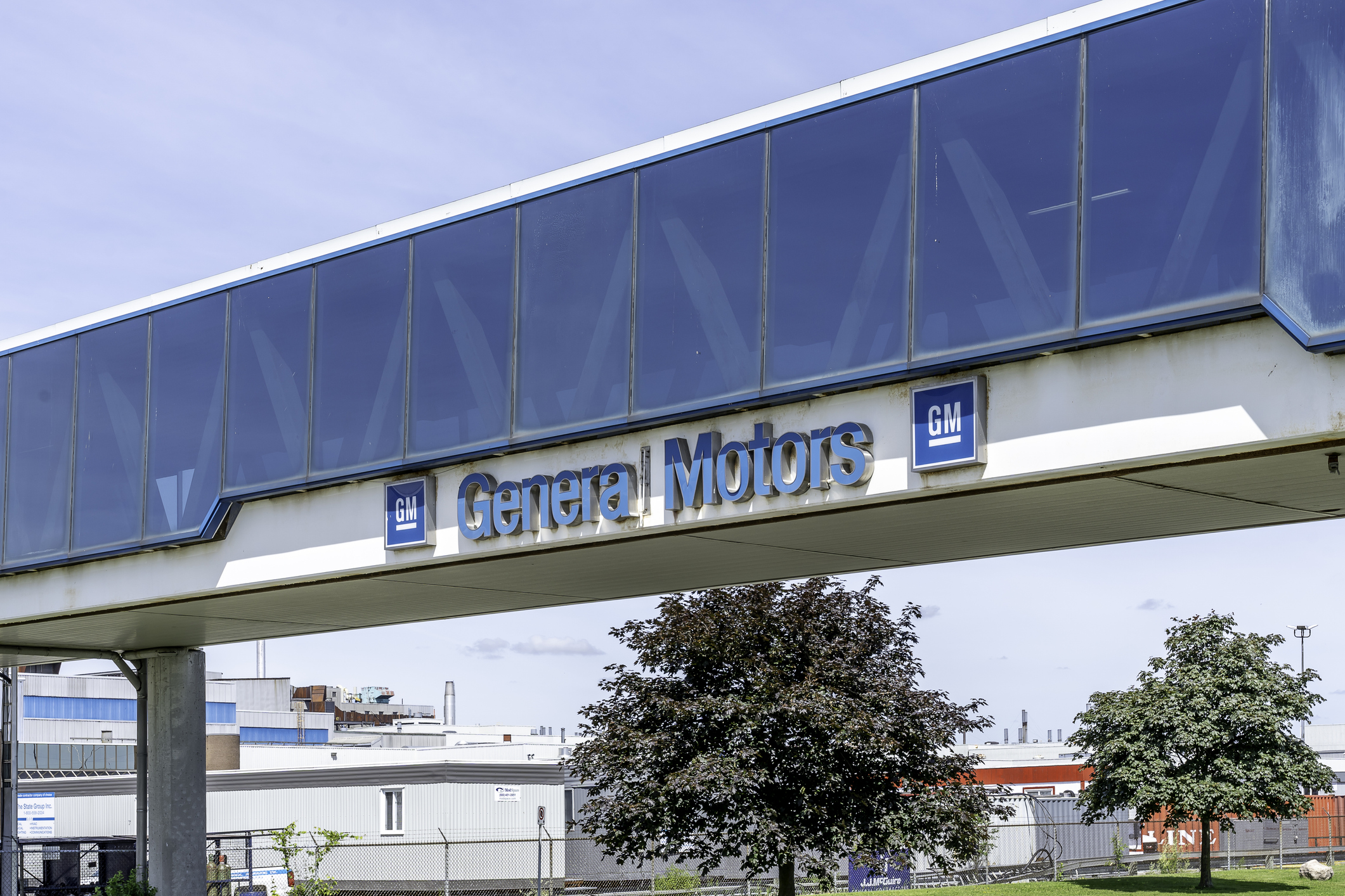 GM’s new factory robots are sparking a debate about jobs