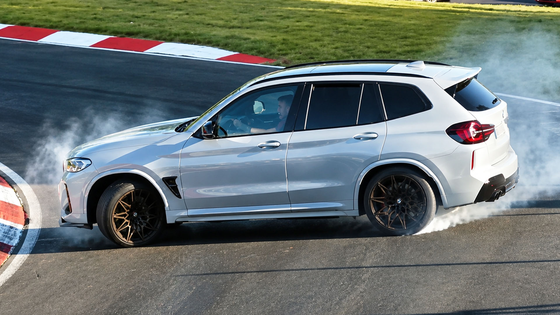 Coolant leak creates dangerous conditions around Nürburgring ...