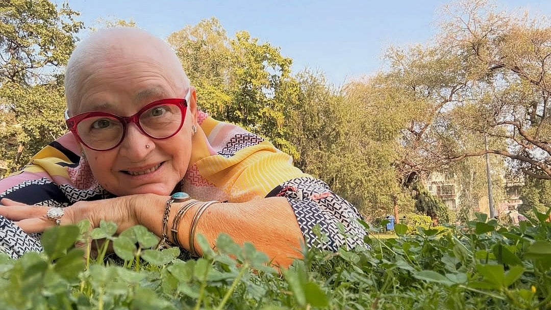 Nafisa Ali climbs to 11,000 feet near Rohtang Pass amid cancer battle