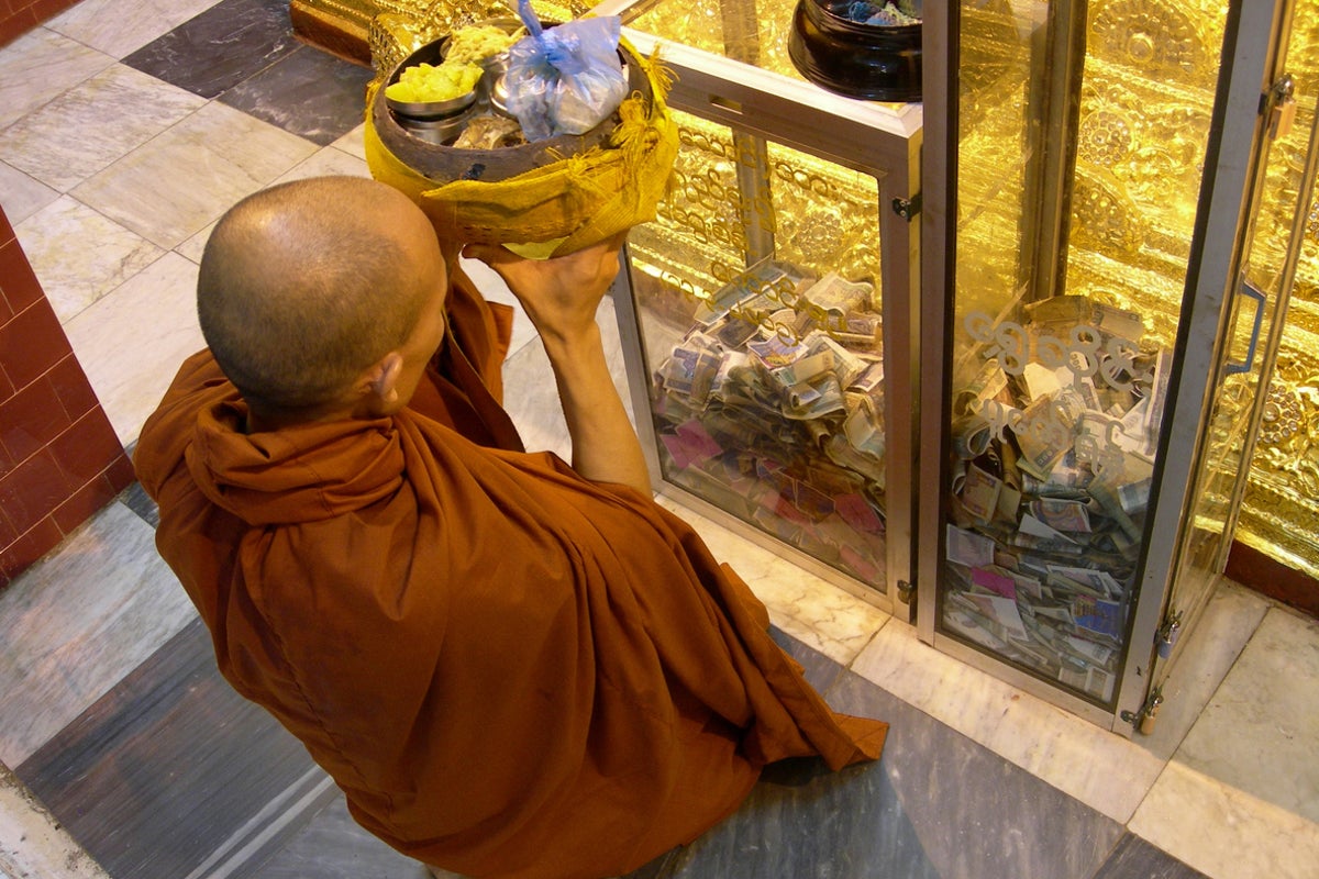 Buddhist monk becomes millionaire after winning lucky draw