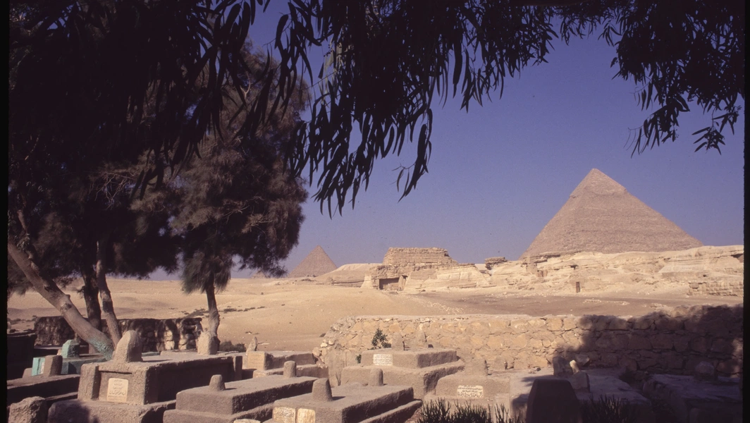 Scans reveal mysterious L-shaped structure near Great Pyramid