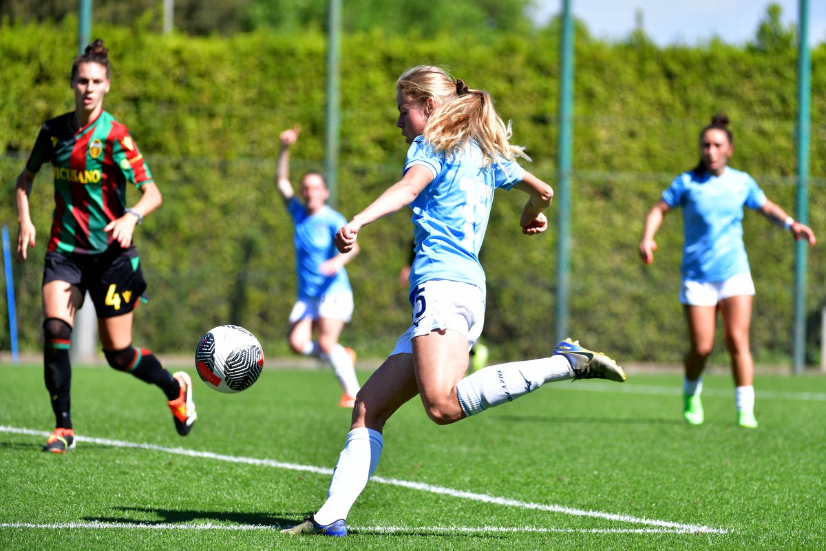 Female footballer wins pregnancy discrimination case against club