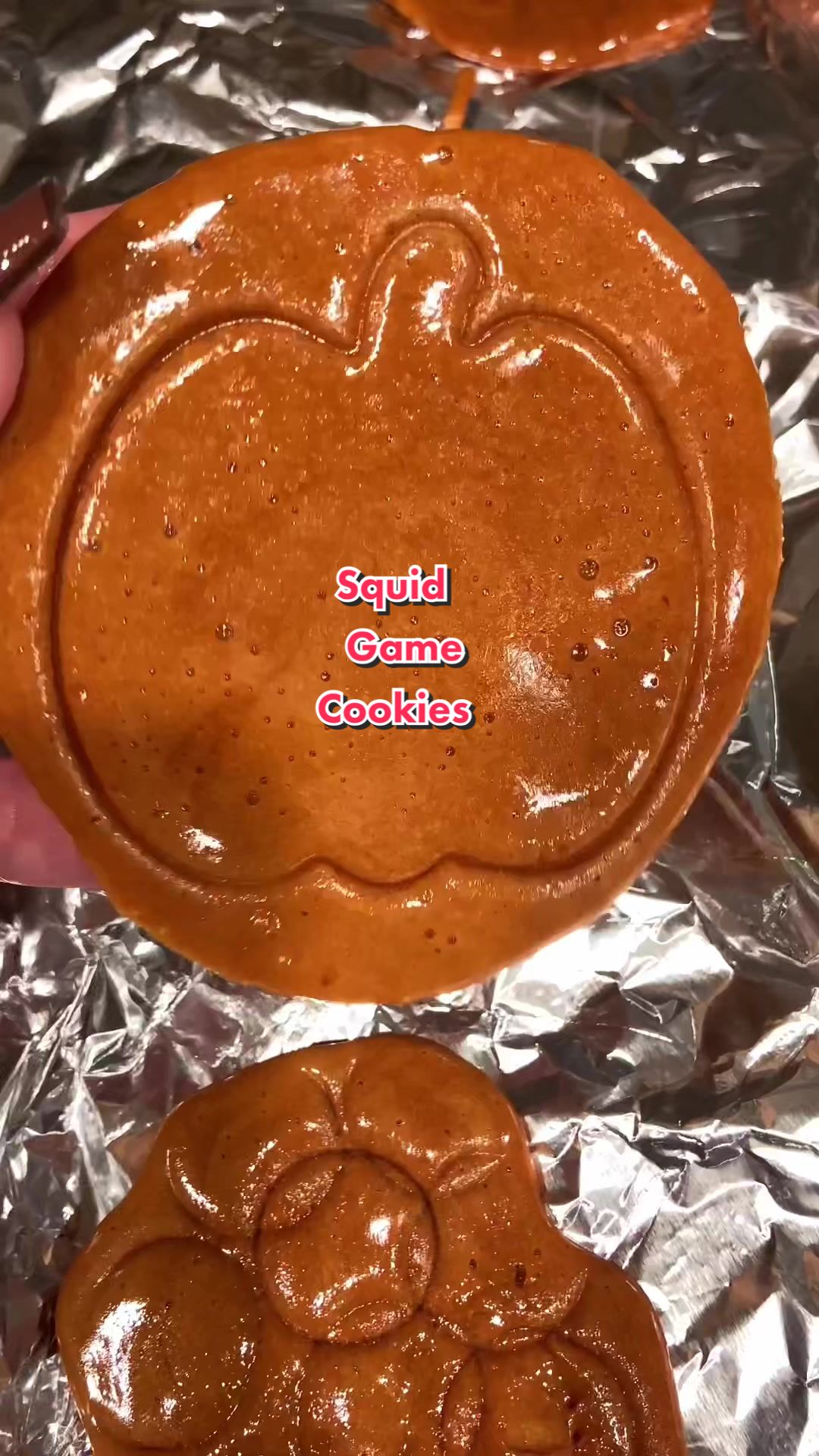 Making traditional honeycomb candy shapes