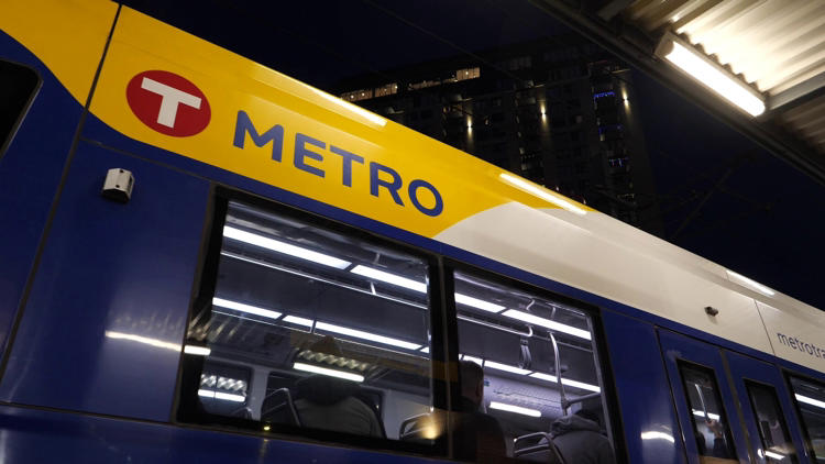 Buses to replace some light rail trains this summer