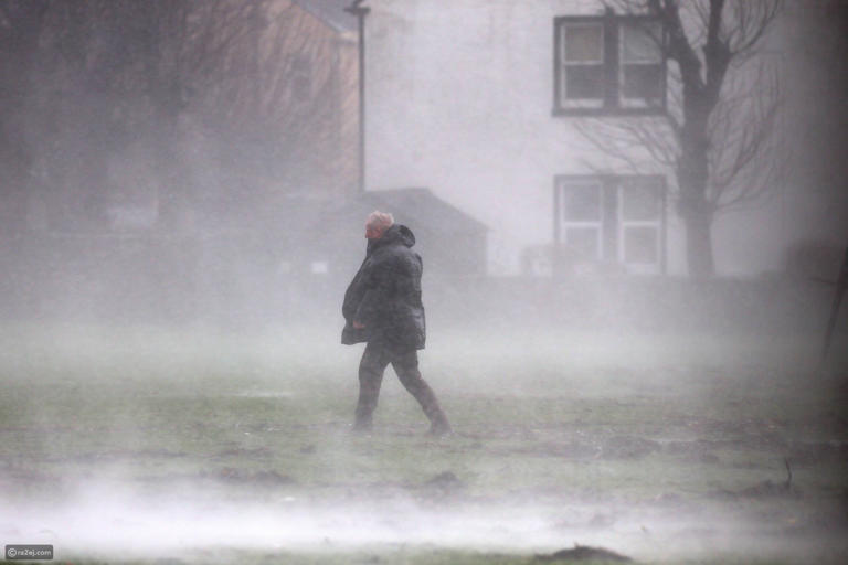 From 40C heat to heavy rain: Weather maps reveal which areas face a ...