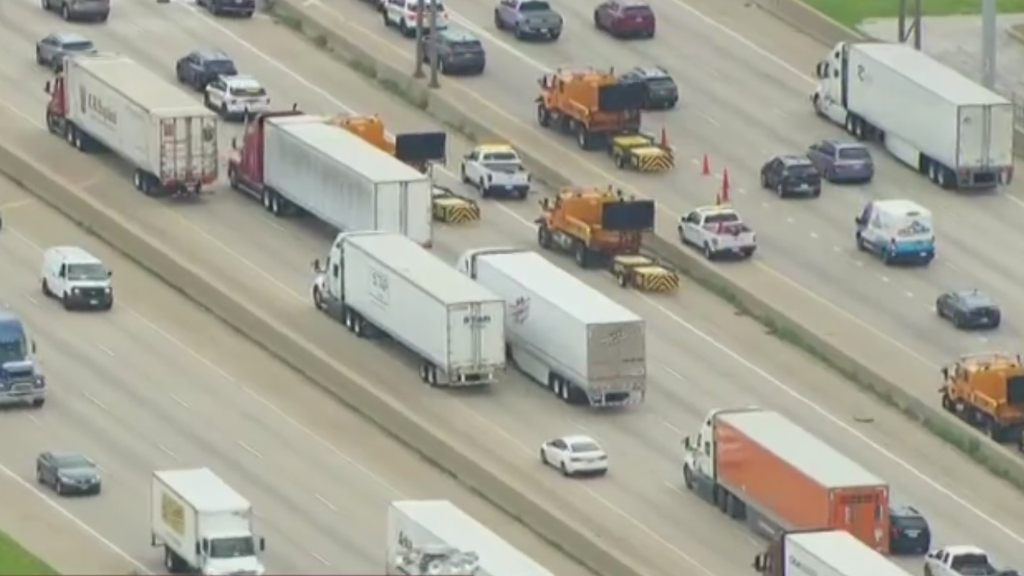 Driver hit, killed while changing tire on I-80/94 in Lansing, Illinois
