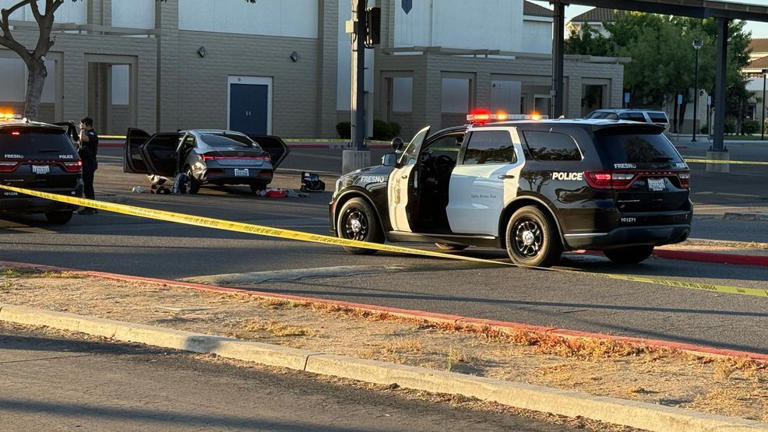 Teen stabbed in chest leads to crime scene in Sunnyside High School ...