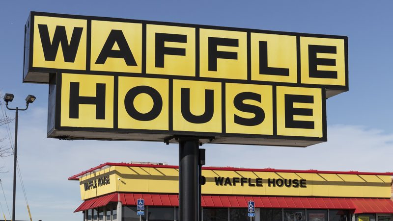 Bartow man sues Waffle House after falling while looking at window ad