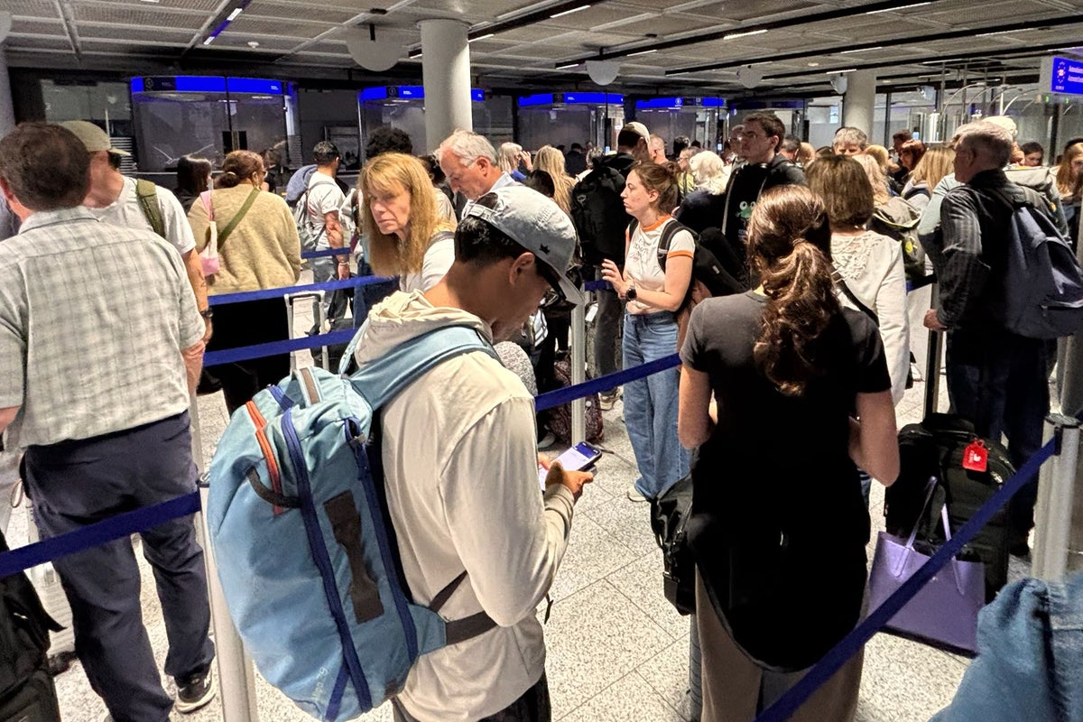 Stop pretending EU’s new border system is working, says airports boss