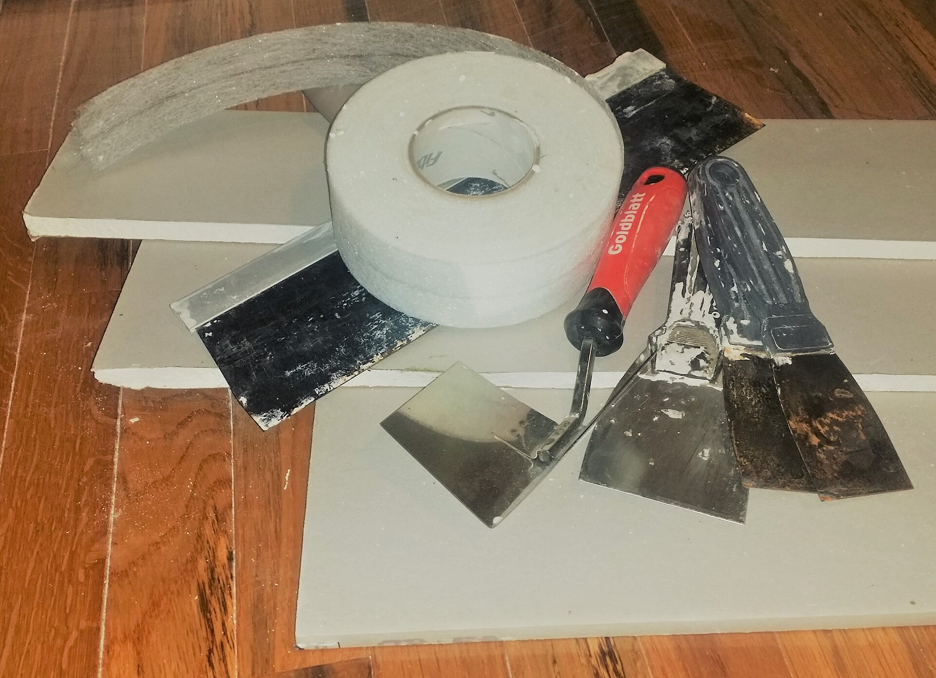 12 things Americans used to fix themselves at home in 1970