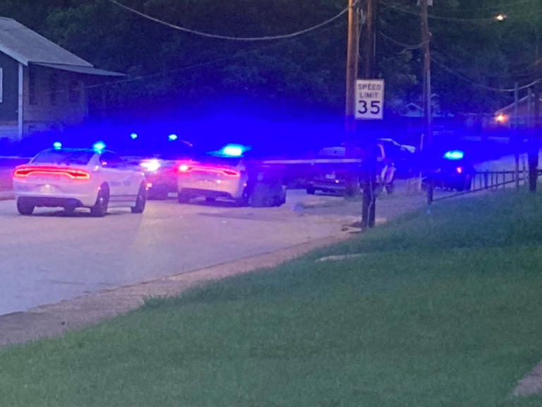 Tow truck driver shot repossessing vehicle in Highland Heights; woman ...