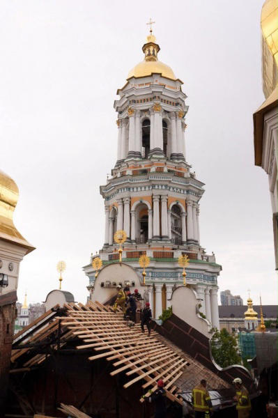 Rescuers complete roof repairs at Kyiv Pechersk Lavra damaged in ...