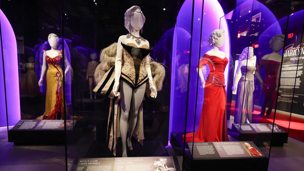 9 iconic movie costumes that shaped fashion