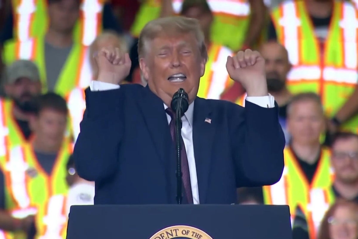 Trump again does his groaning 'transgender weightlifter' impression
