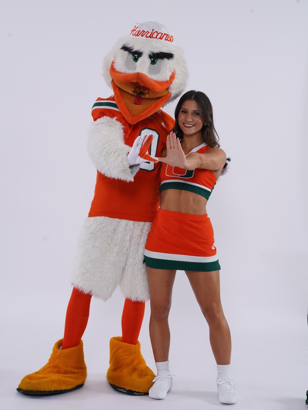 Meet Cameron Boozer’s cheerleader girlfriend Yva Lauren Cao