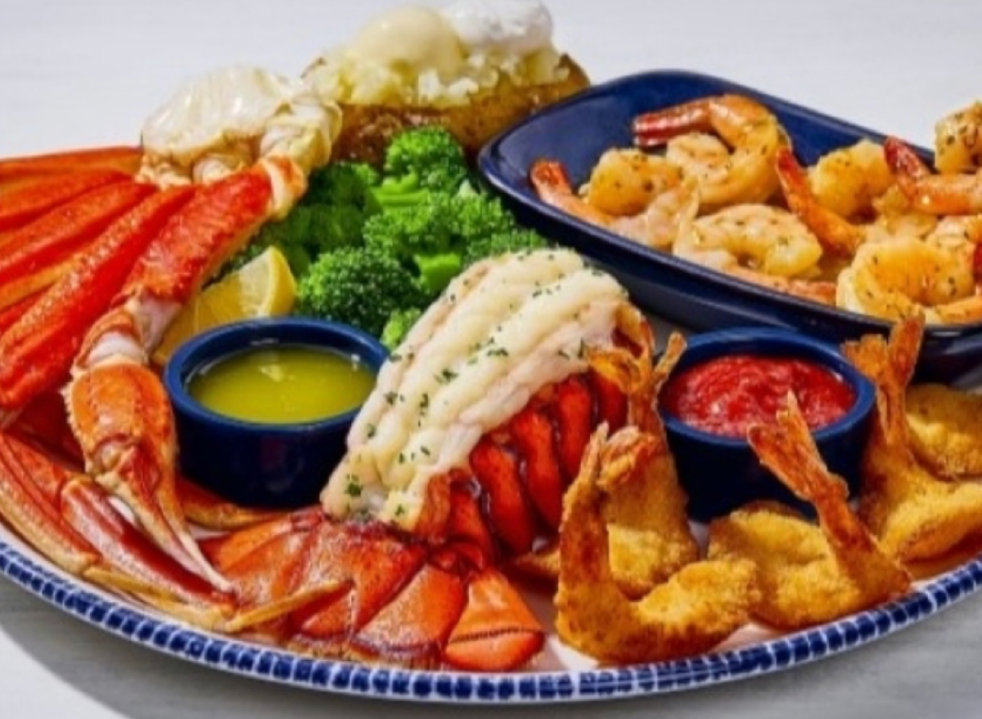 5 chain restaurants with the best seafood platters, according to chefs
