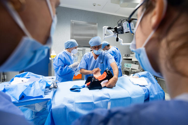Al Sant'Orsola di Bologna formazione in sala operatoria con robot ...