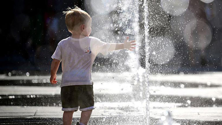 Air conditioning creates political divide as France records hottest day