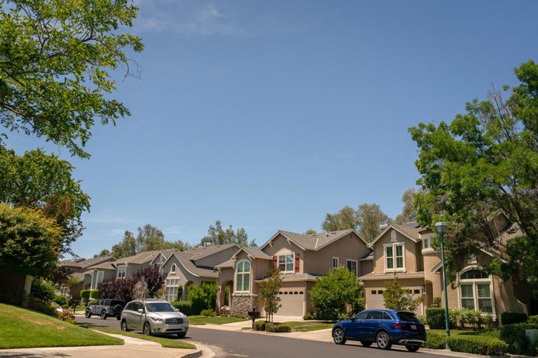 HOA fees skyrocketing? A California bill could cap them, but Democrats ...
