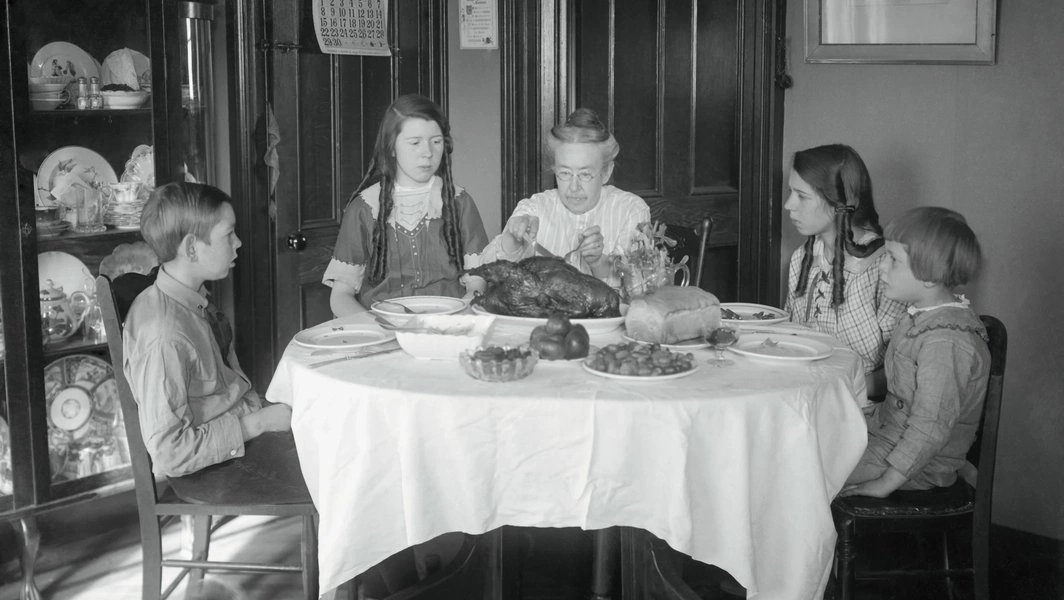 10 snapshots of American family dining traditions