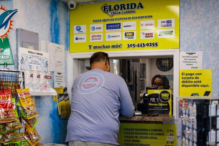 A record number of Miami-Dade families live paycheck-to-paycheck. What ...