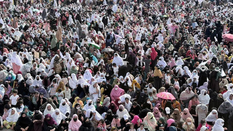 ‘You’re not proper Kashmiris’: Pakistan Defence Minister’s identity ...